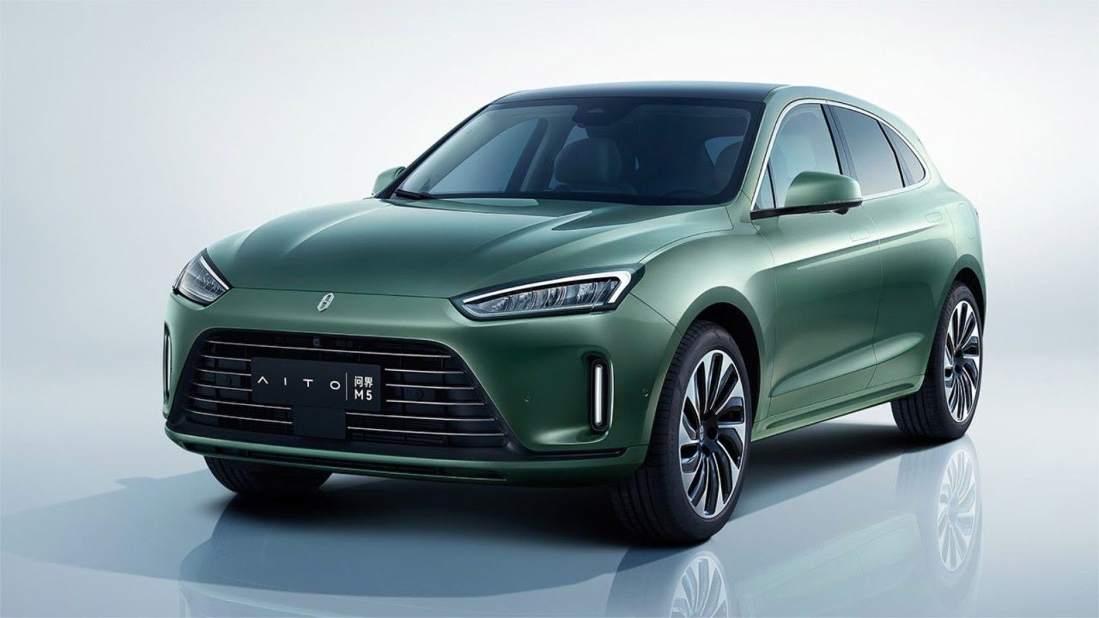 First HUAWEI EV the AITO M5 starts shipping with HarmonyOS